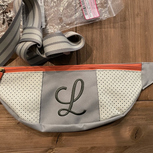 thirty-one | Bags | Nwtthirty One Slim Convertible Hip Bag | Poshmark